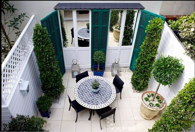 Turn A Terrace into a French Courtyard - The Labyrinth Garden