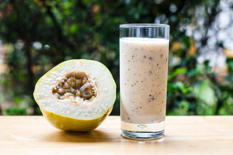 Giant Granadilla (Passiflora quadrangularis): All You Need To Know