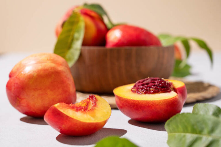Peaches: Benefits, Uses, Varieties, and Growing Tips