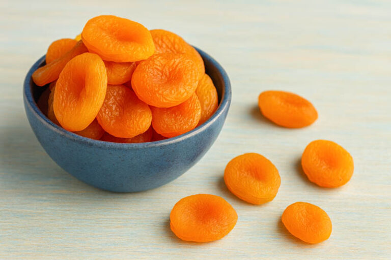 Apricot (Prunus armeniaca): Benefits, Uses, Varieties, Growing Tips
